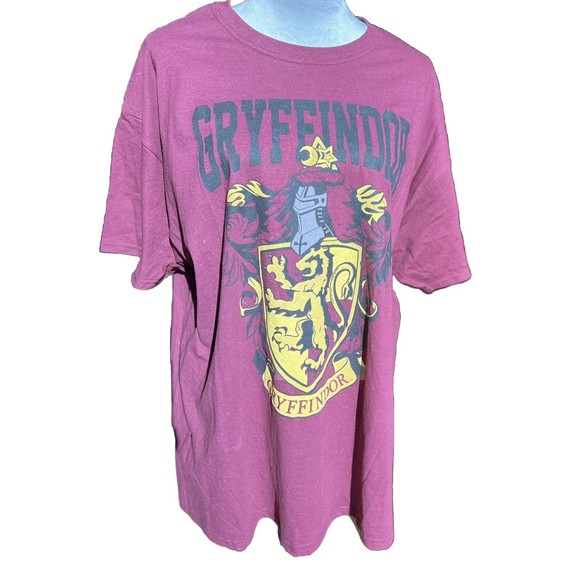 Tops | Gryffindor Wizarding World Of Harry Potter Tshirt Sz Xl Nwot ...